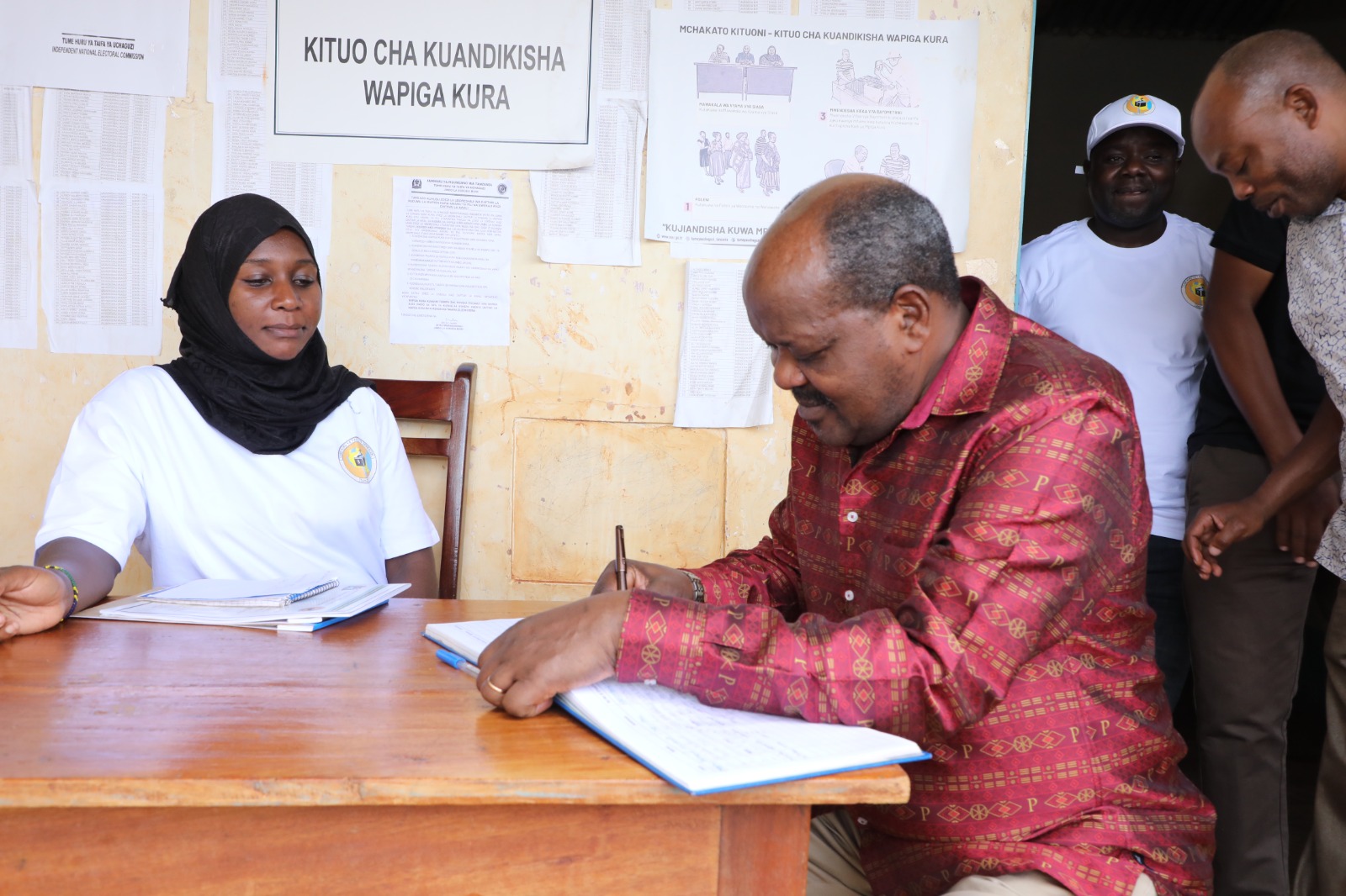 JAJI MWAMBEGELE ATEMBELEA NA KUKAGUA VITUO VYA UBORESHAJI WA DAFTARI LA ...