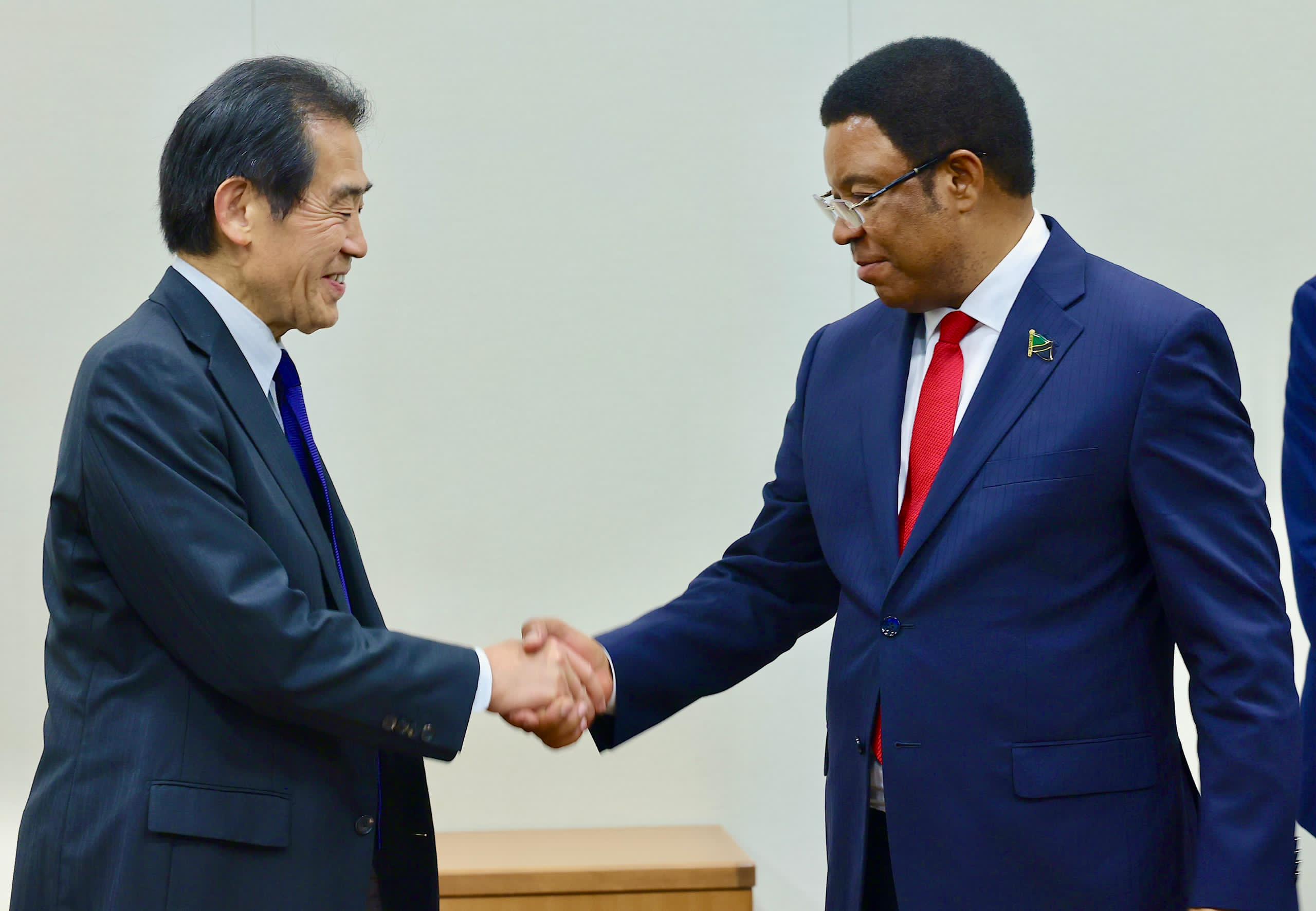 MAJALIWA AKUTANA NA MWENYEKITI WA CHAMA CHA URAFIKI WA WABUNGE WA JAPAN ...